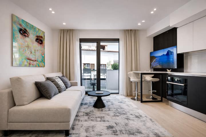Modern Apartment - Private Terrace + Free Parking - Olbia