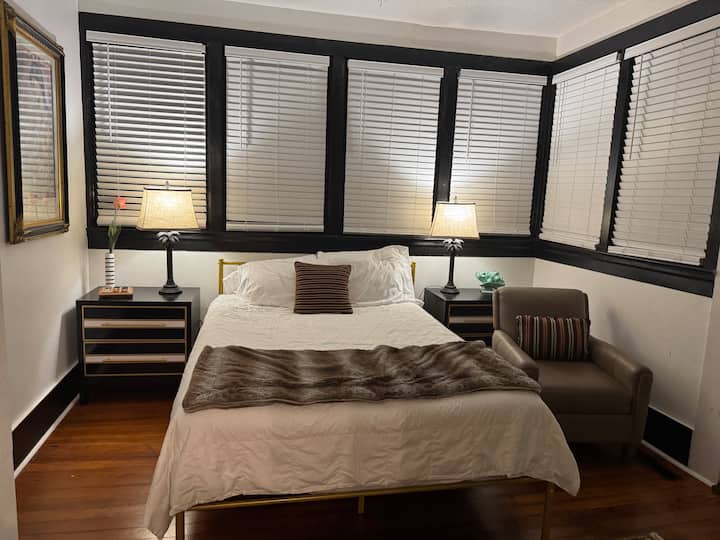 5 Star Private Bed And Bath In Beautiful Property - DeLand, FL