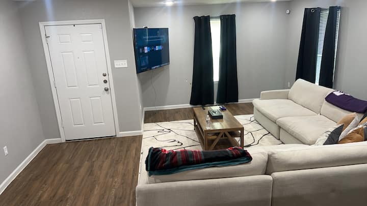 Cozy 3 Bed Home.15 Min From Iah - 훔블