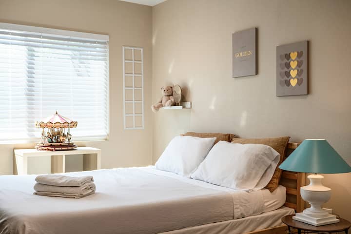 Stylish 3br/2ba Modern Retreat | Newly Built - La Verne, CA