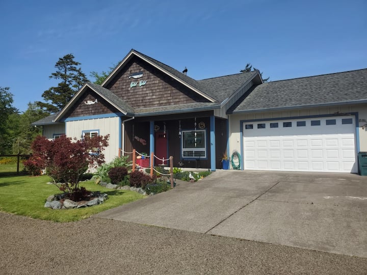 The Harbor House - Rockaway Beach, OR
