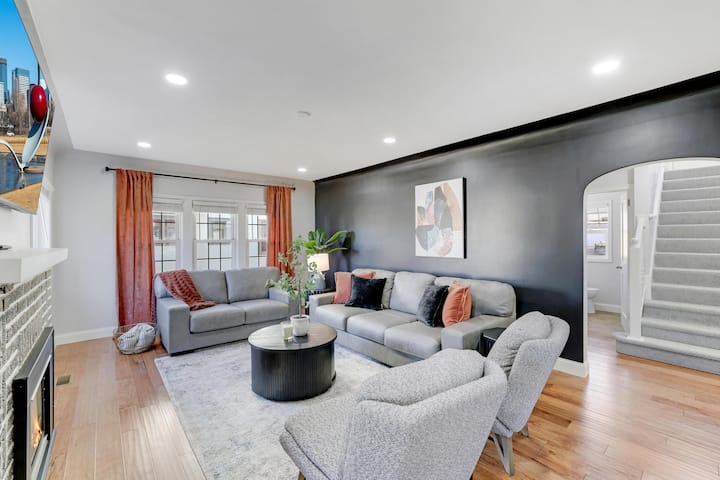 Luxury 5-bdr Mins From Dtwn Mpls - Minneapolis, MN