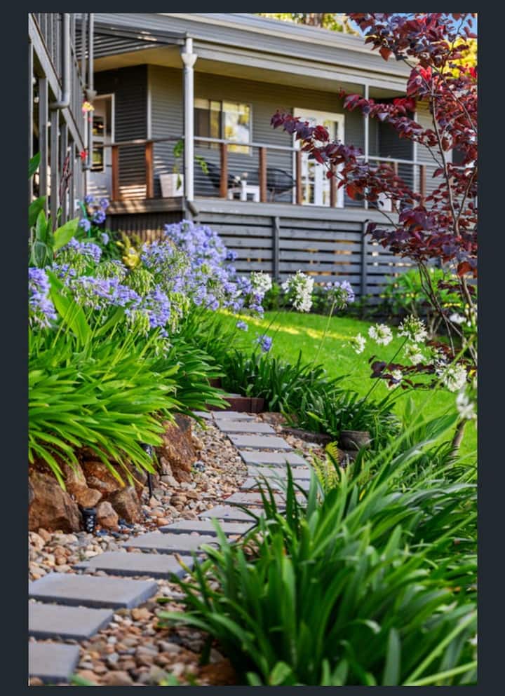 Sweet Magnolia
Cottage
1 Bedroom
1 Bathroom - Tamborine Mountain