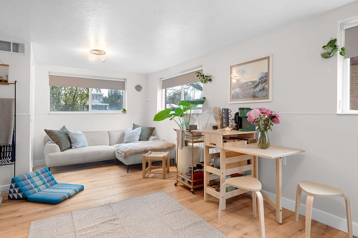 Chic & Cozy, A Space To Retreat - Salt Lake City, UT