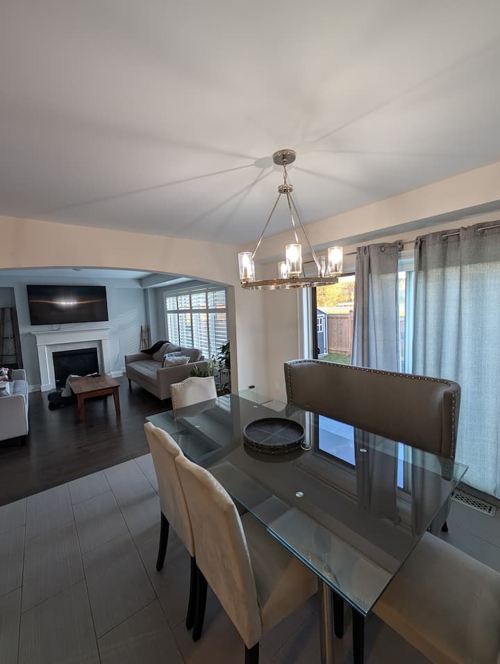 Hamilton Home - カナダ ハミルトン