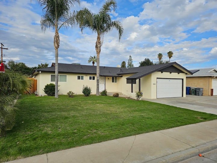 Convenient Cozy Home In Clovis - Clovis, CA