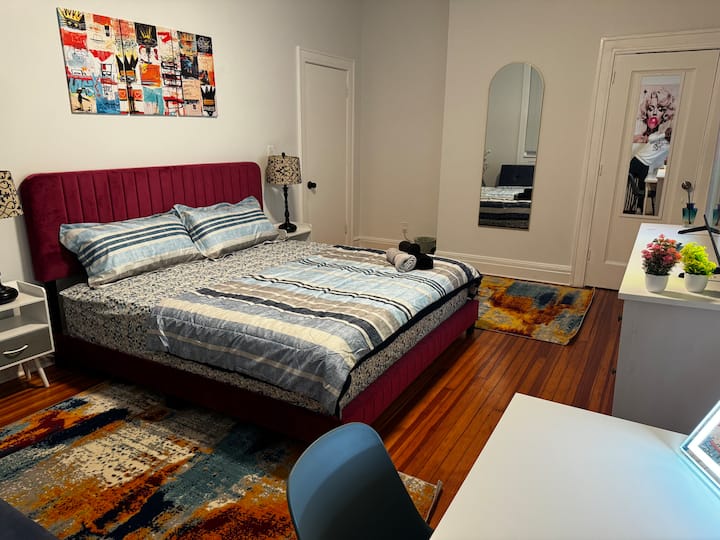 Cheerful Room Just 10m Away Nyc - Union City, NJ
