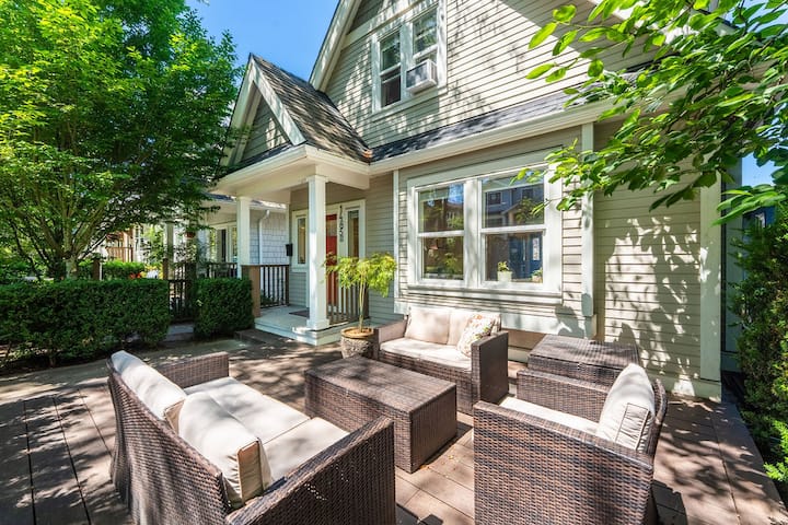Family-friendly Haven With Comfort & Style - Vancouver