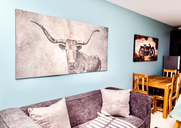 Rustic Ruby Central @77 Independence - Windhoek