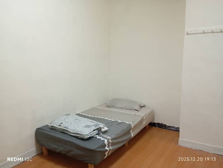 Mrt Nangang Co-living Bedroom /W Ensuite Bathroom - Taipei