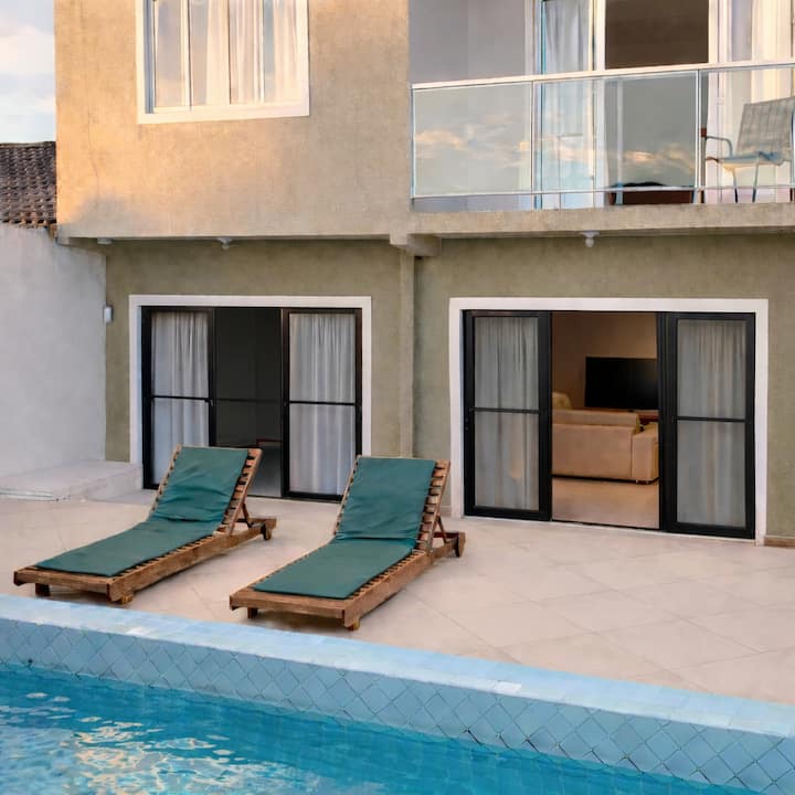 Casa Com Piscina No Costa Azul - Matinhos