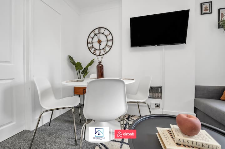 Modern Home For Contractors & Families - Sleeps 7 - Ipswich