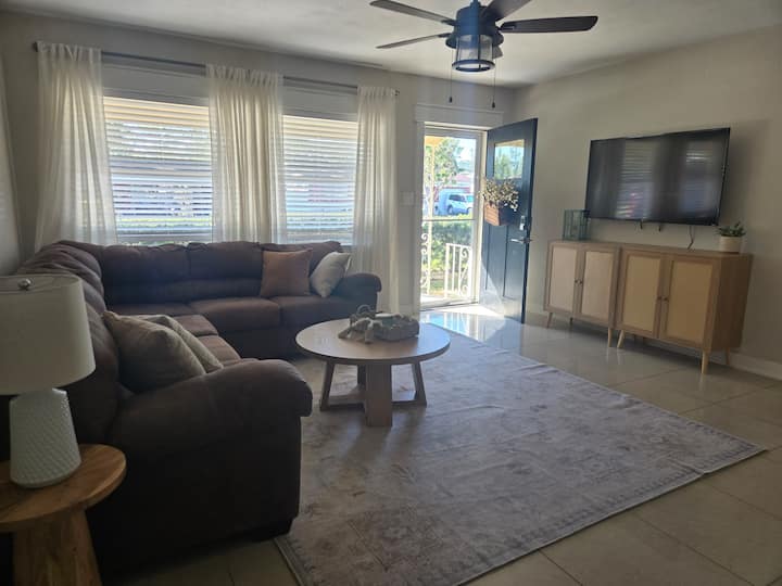 *New* Central St Pete Gem - South Pasadena, FL