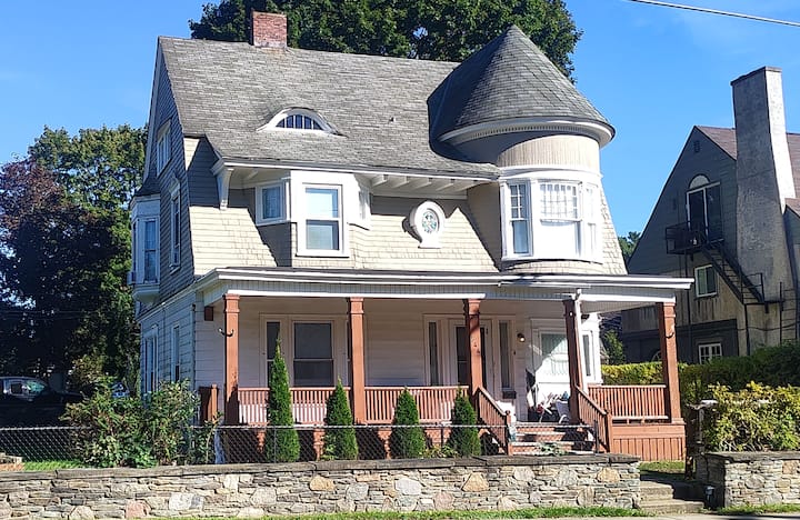 Historic Victorian Lake House - Jamestown, NY