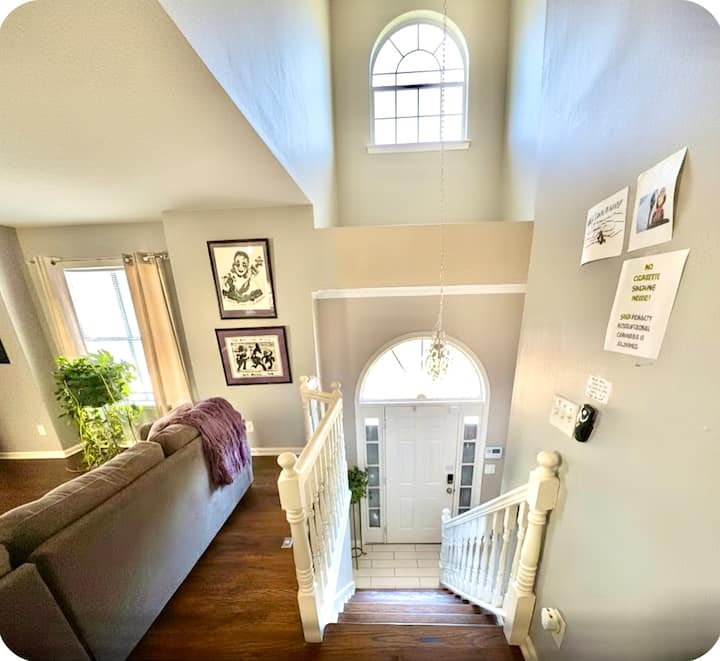 Cozy. Charming. Family And Pet Friendly Home. - Riverdale, GA