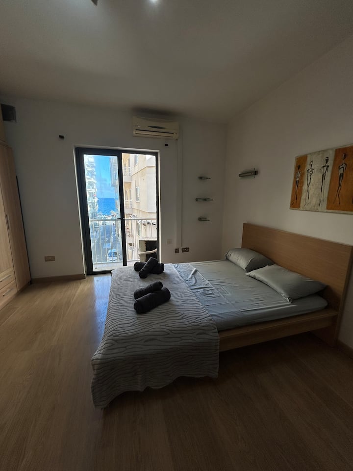 Seafront Studio In Sliema - Malte