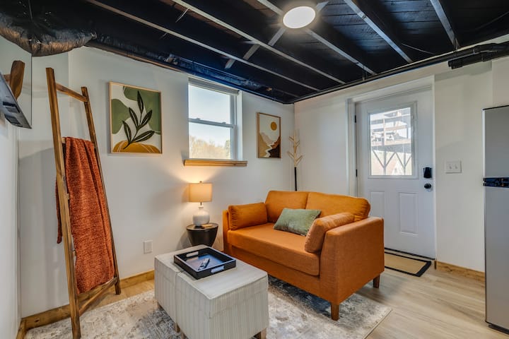 Lower Bay St Bungalow - Pet Friendly Close To All! - Bristol, TN