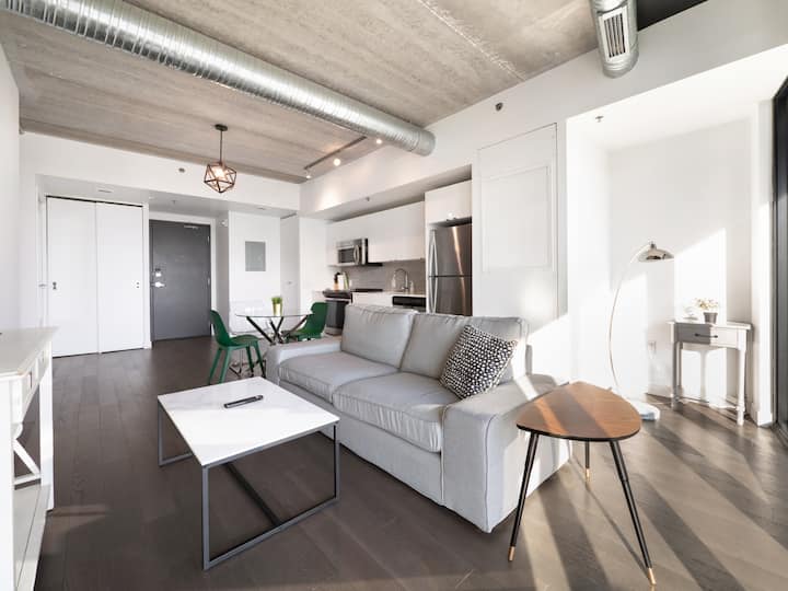 Elegant Downtown 2br High-rise - Winnipeg