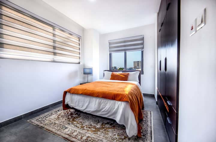 Cozy 1-bedroom Apartment With Stunning Views - Osu - Accra