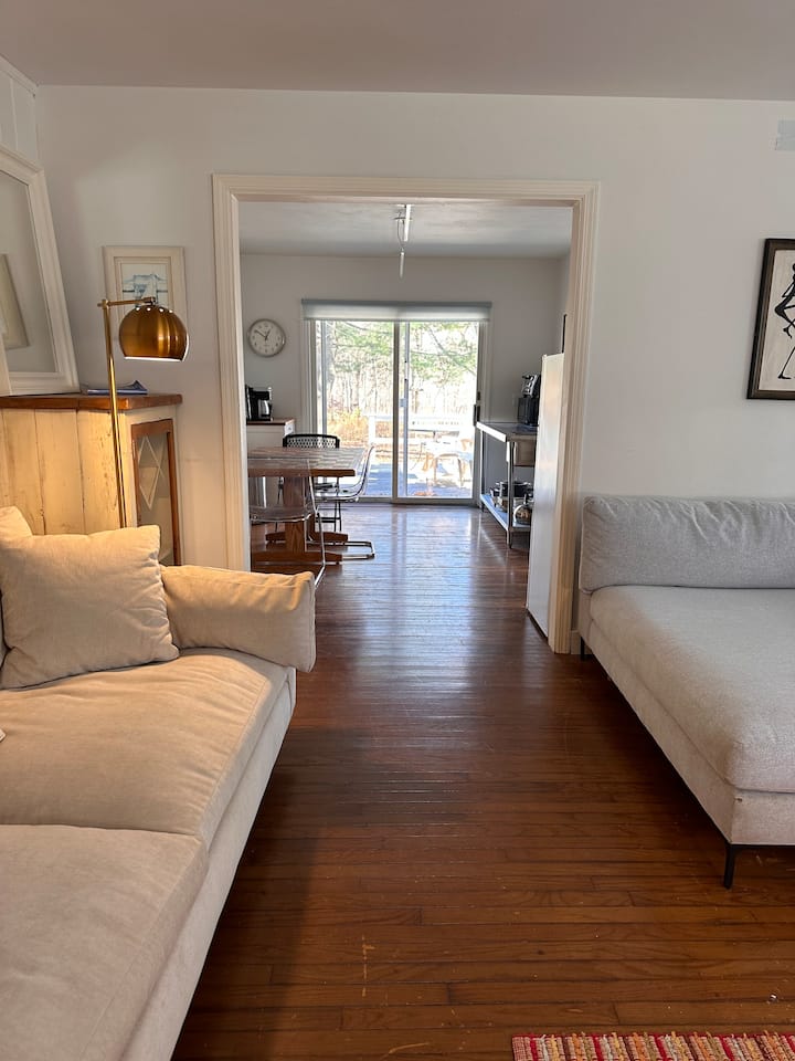 Charming Studio Apt W/deck - Bridgehampton, NY