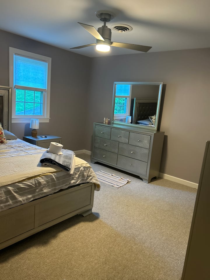 Cheerful 1-bedroom Residential Home In Richmond - Richmond, VA