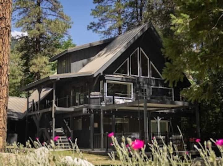 Alpine Jaks Luxury Cabin: Sauna~gym~hot Tub~arcade - Leavenworth, WA