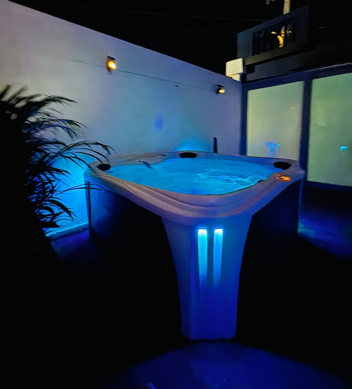 Modern Oasis W/ Jacuzzi “5 Min To Airport” - San Juan