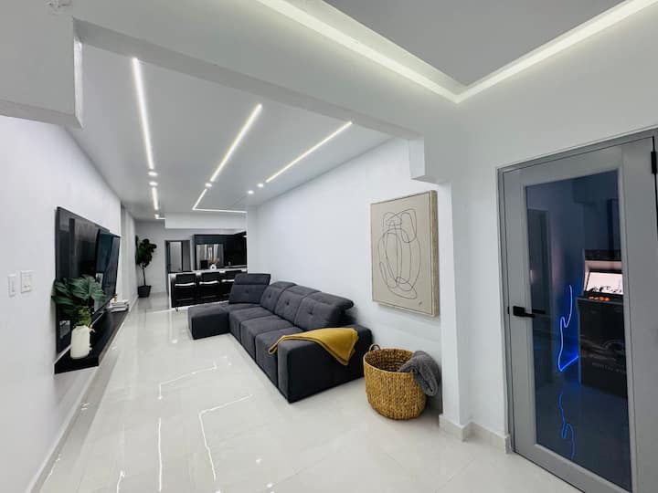 - Alanis Gem Beautiful House Xl With Hot Tub - San Juan, Puerto Rico