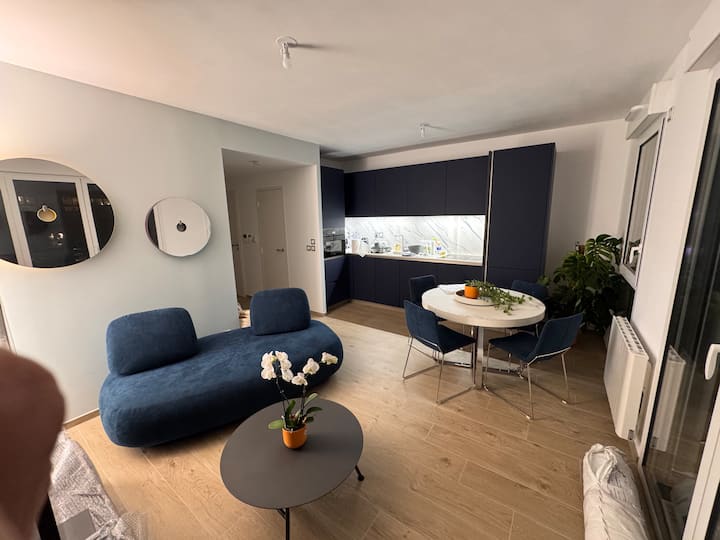 Beau 2 Pièces Au 7e éTage Avec Box Fermé - Marseille