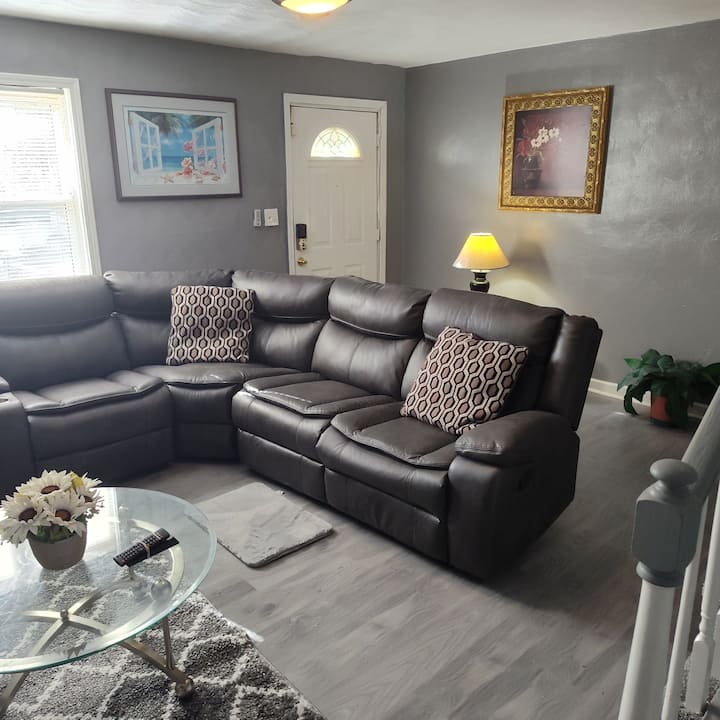 Cozy 5 Bdrm Home, Loaded Kit W/ Patio Deck & Grill - Portsmouth, VA
