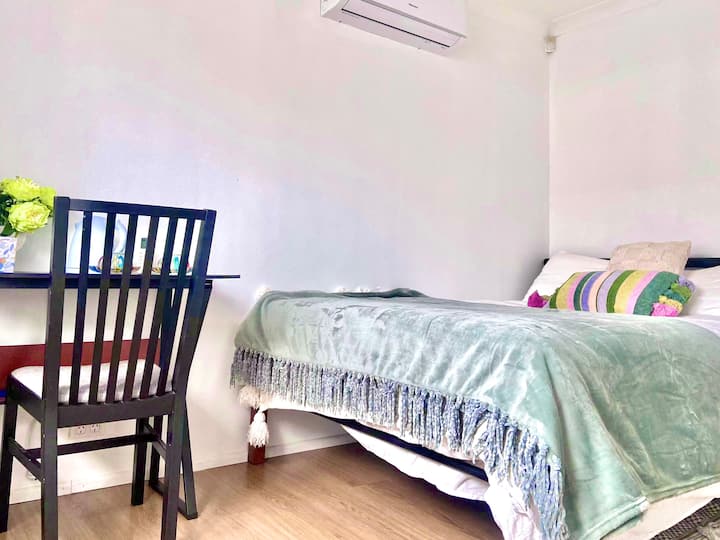 Homely Escape #4 - Ascot