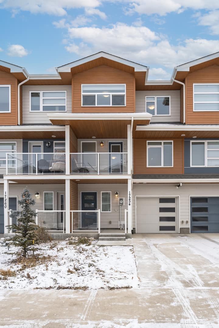 Cozy Townhouse In South Edmonton - Edmonton