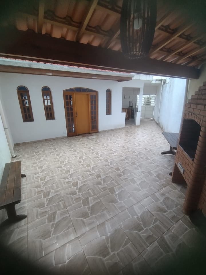 Casa Em São Paulo Espaçosa, Próxima Ao Metrô! - Embu