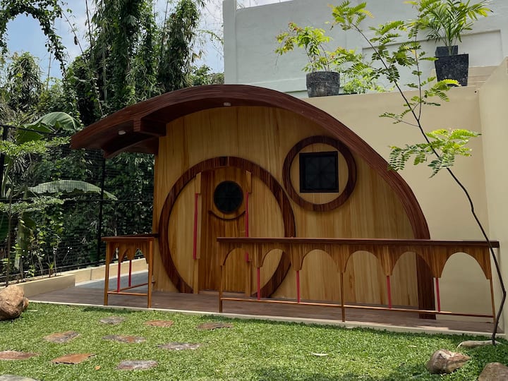 Casita Alyanna - Hobbit House - Orani