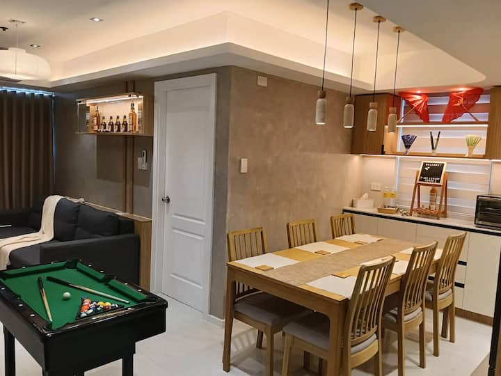 2 Br Deluxe Beachview Condo @ Azure Urban Resort - Las Piñas