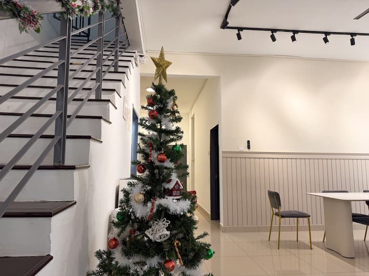 Corner House Puchong 𝟏𝟖 𝐩𝐚𝐱 Kids Friendly - Puchong