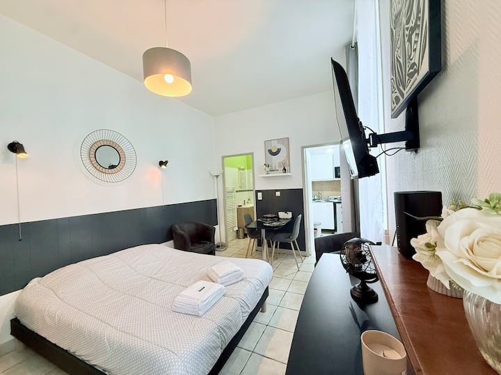 Le Logis De La Source - Rochefort, France