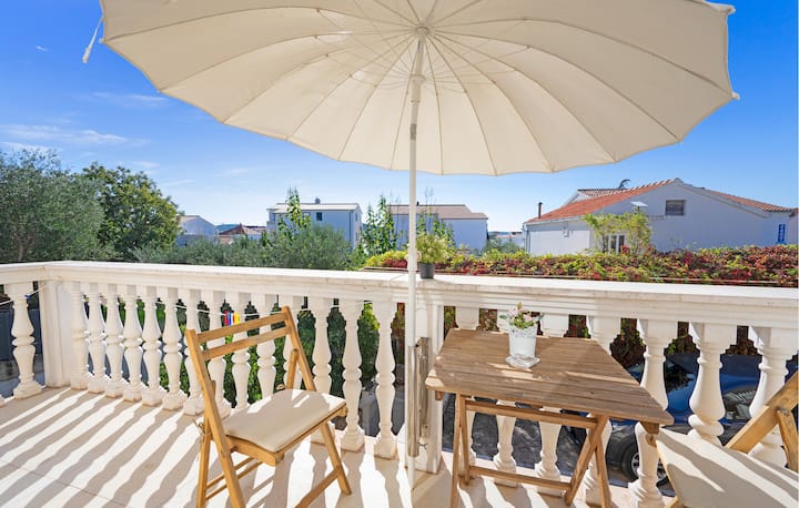 Awesome Apartment In Rogoznica With Wifi - Primošten
