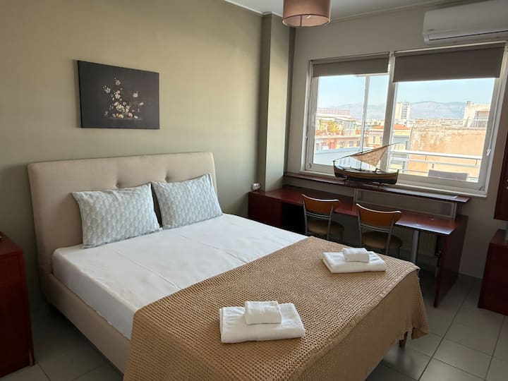 Central,at Exarheia, Lycabetus View,5 Min To Metro - Atenas