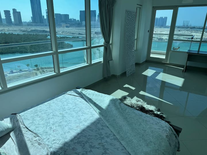 Stunning Sea View With Sea Access - Abu Dhabi