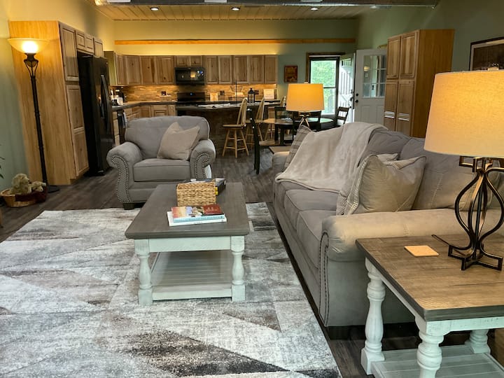 Modern Barn With A Rustic Feel - Lackawanna state park, Dalton