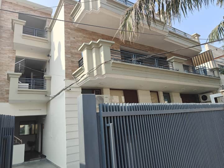 Luxurious Villa - Chandigarh