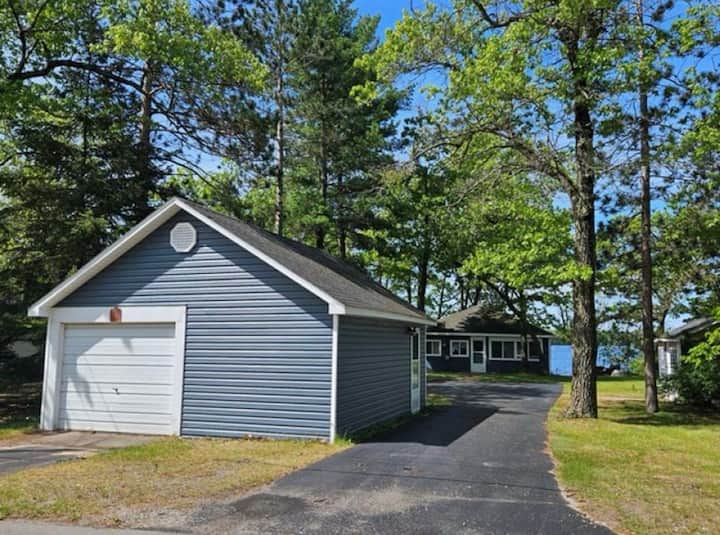 Van Etten Lake Retreat - Oscoda, MI