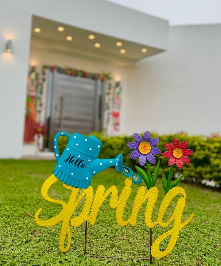 Hello Spring + De 100 Amenidades Consulado~anam~tx - Nuevo Laredo