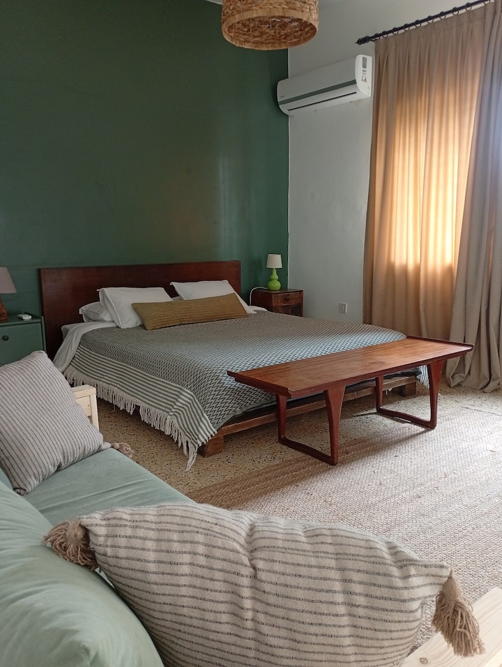 Near Walled City, Quiet, Patio & Traditional Area - Famagusta