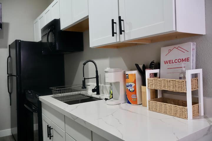 2 Bedroom Apartment With Own Private Entrance - North Las Vegas, NV