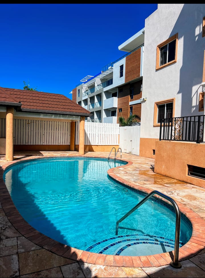 2br Entire Apt; W/lap Pool*explore Kingston Gems* - Kingston