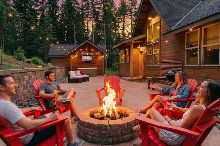 Hot Tub, Firepit, King Beds & Video Games! - Roslyn, WA