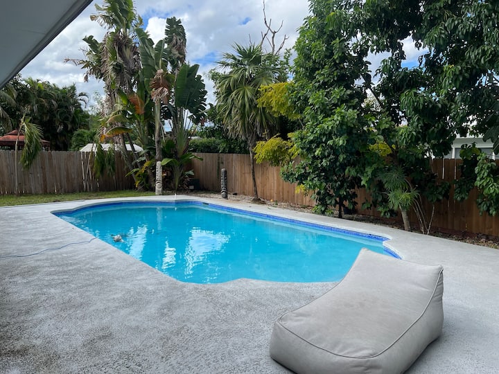 Modern Tropical Paradise - Pembroke Pines, FL