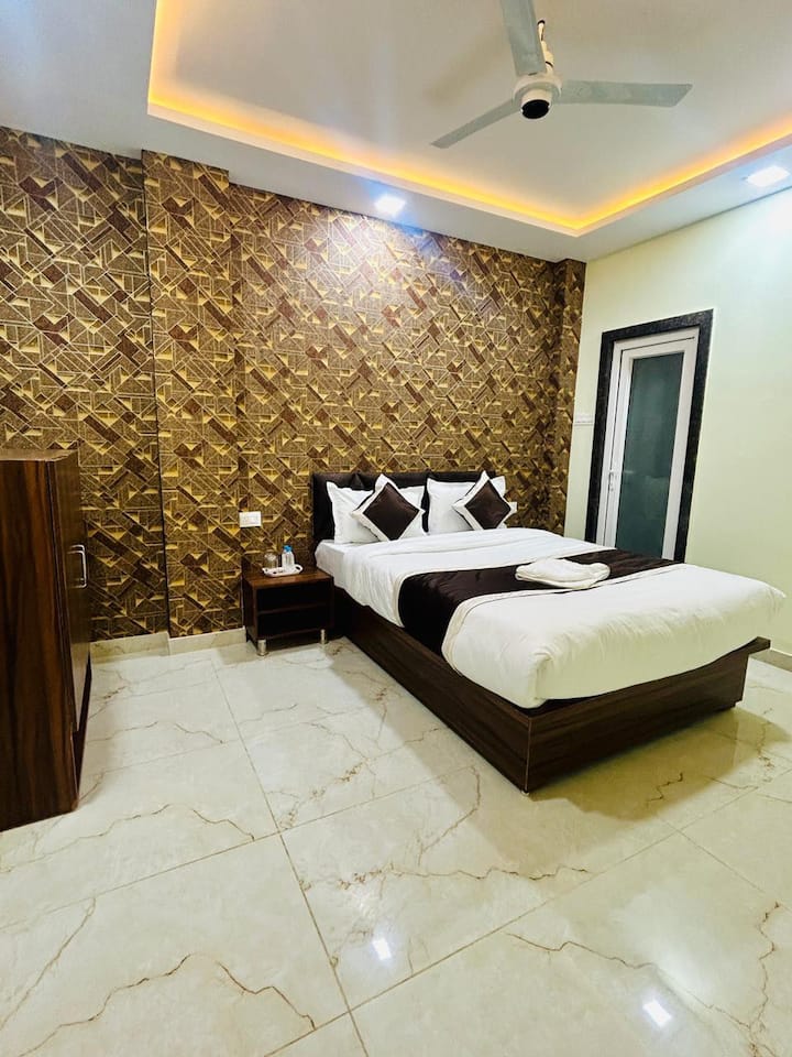 Comfortable Stay In Kanpur - Kanpur
